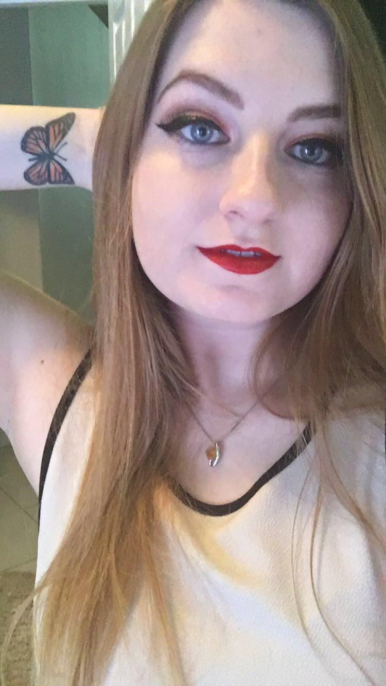 25f I have a thing for monarch butterflies 👑 🦋 | Scrolller