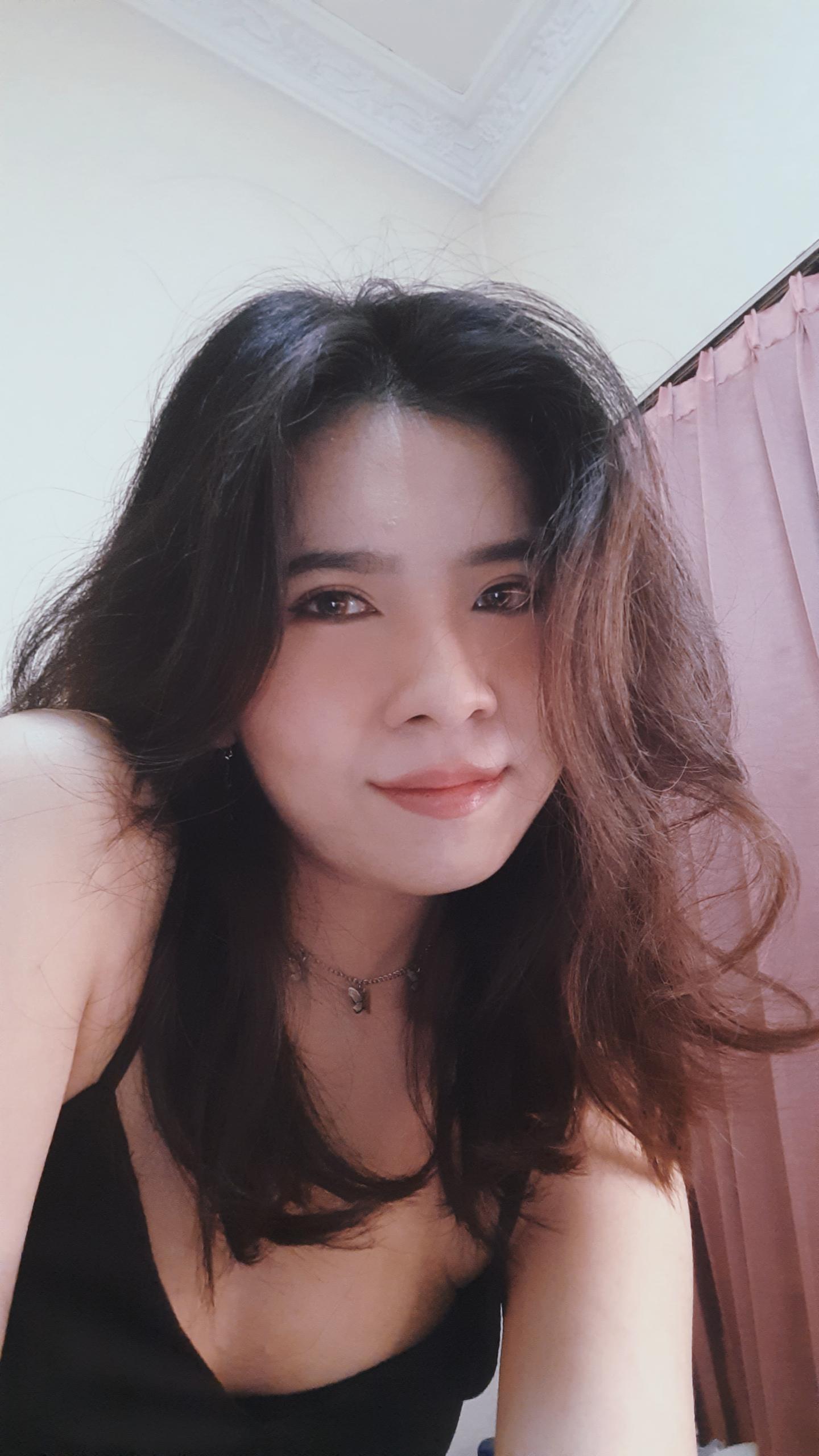 (25F) It's finally the weekend 🍺 | Scrolller