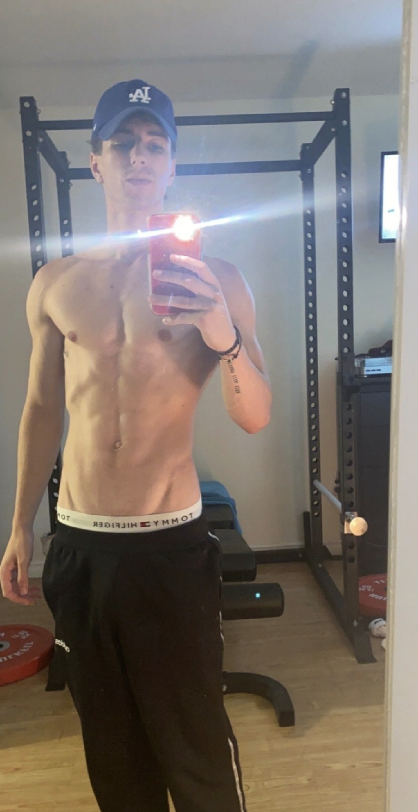 25m. Am i? | Scrolller