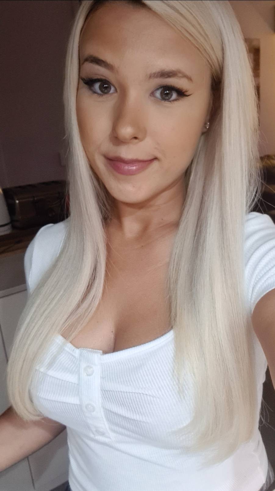 (26f) Saturday night chilling | Scrolller