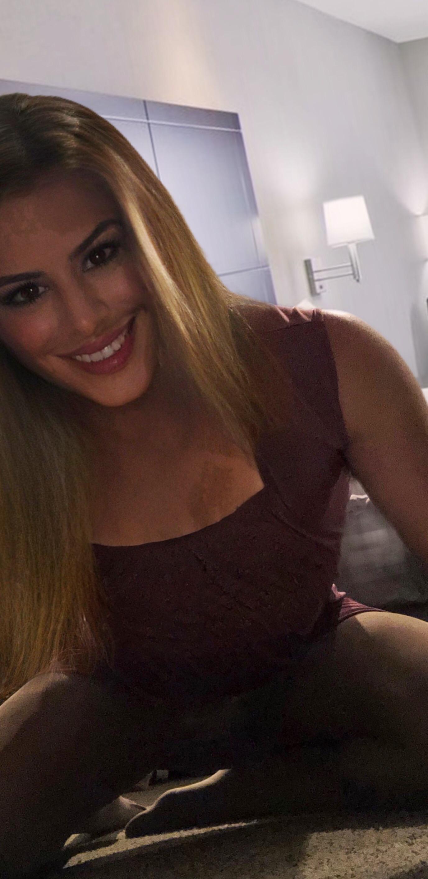 27 CD Sissy boy | Scrolller