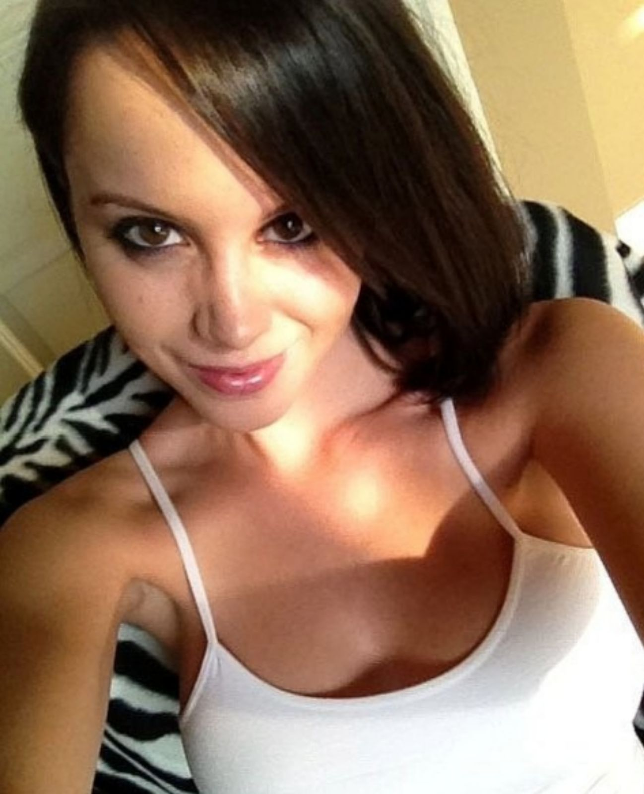 29 F Do guys like bossy girls here? ;) | Scrolller