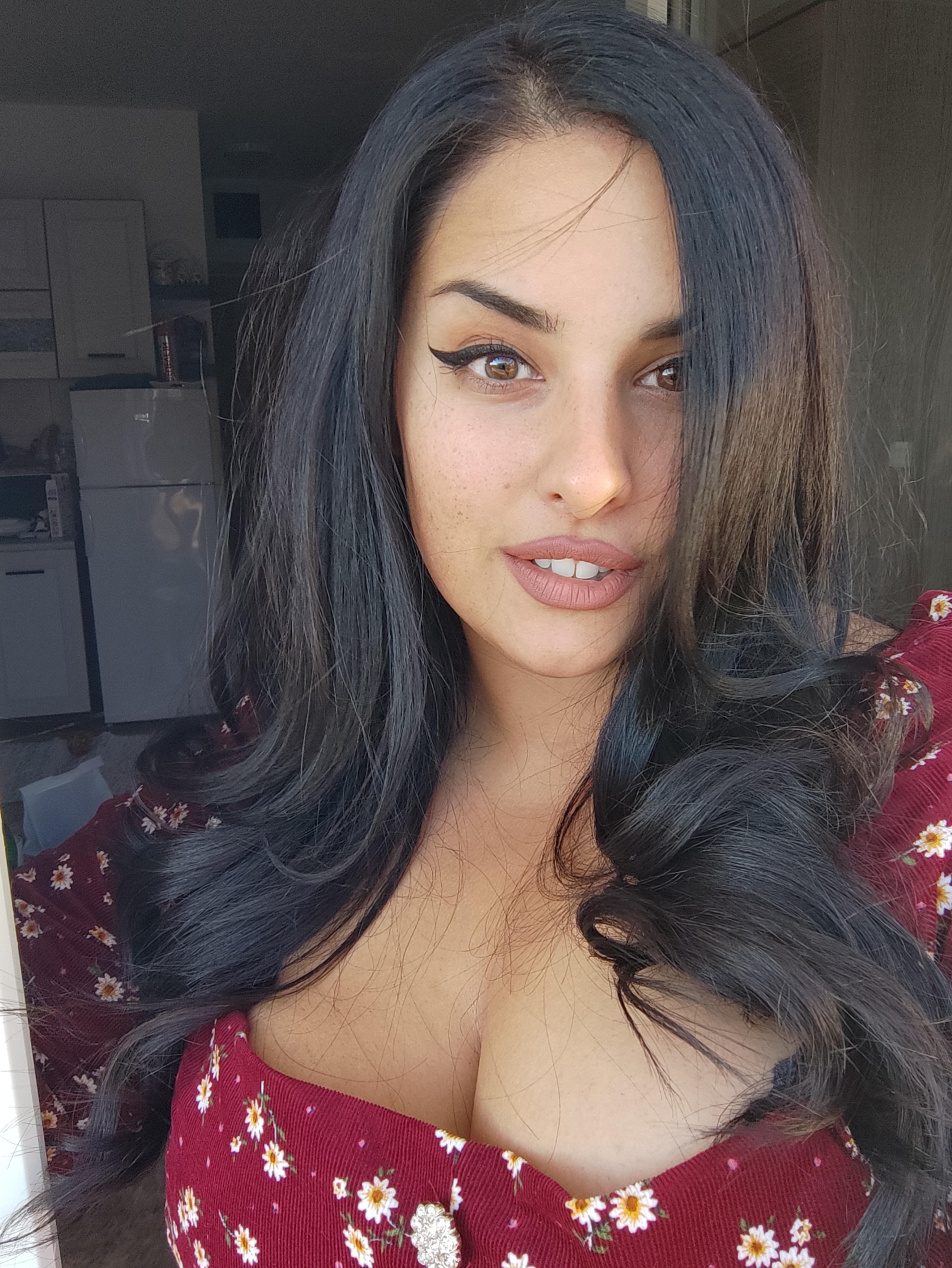 [29] the fridge in the back makes my eyes pop | Scrolller