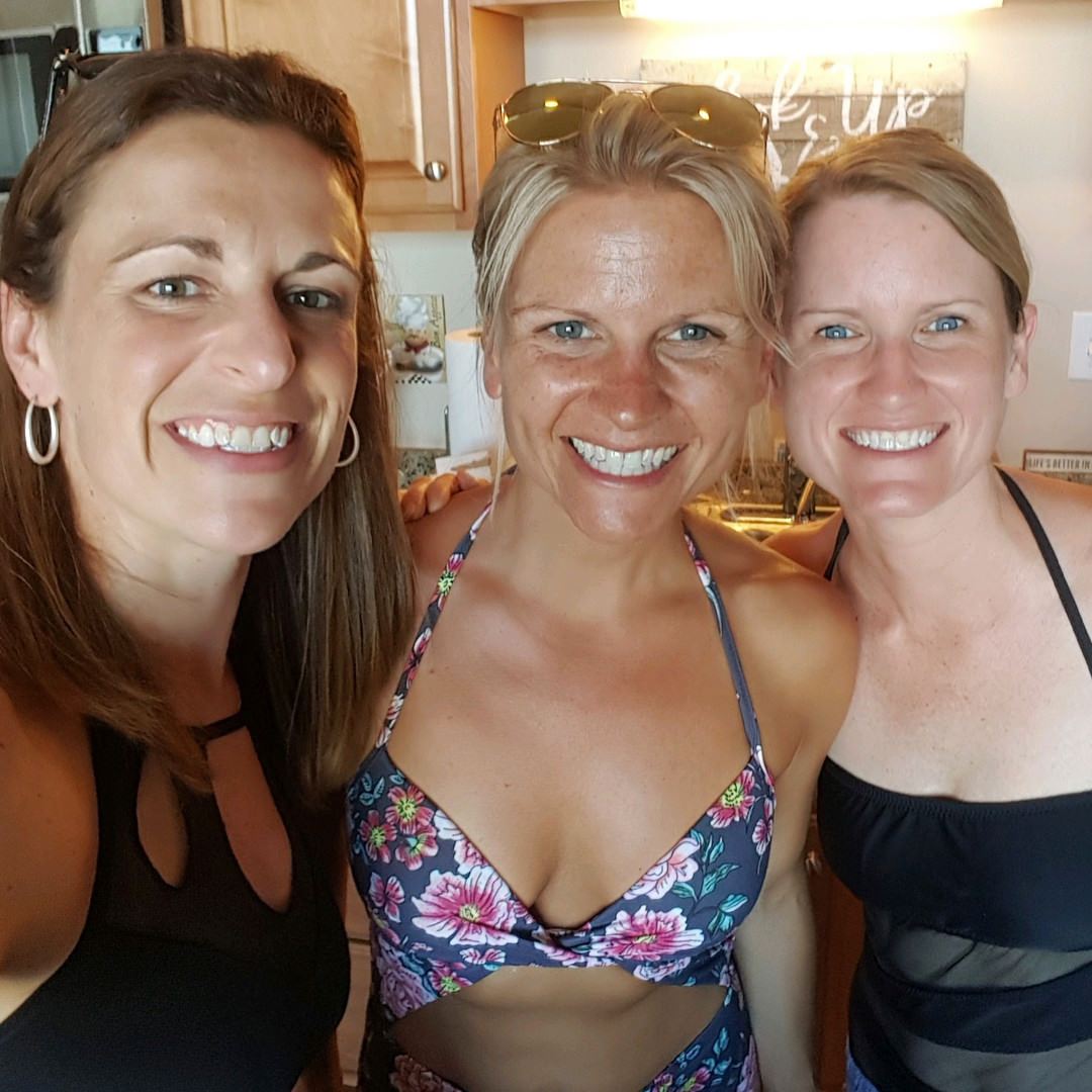 3 moms showing some skin | Scrolller