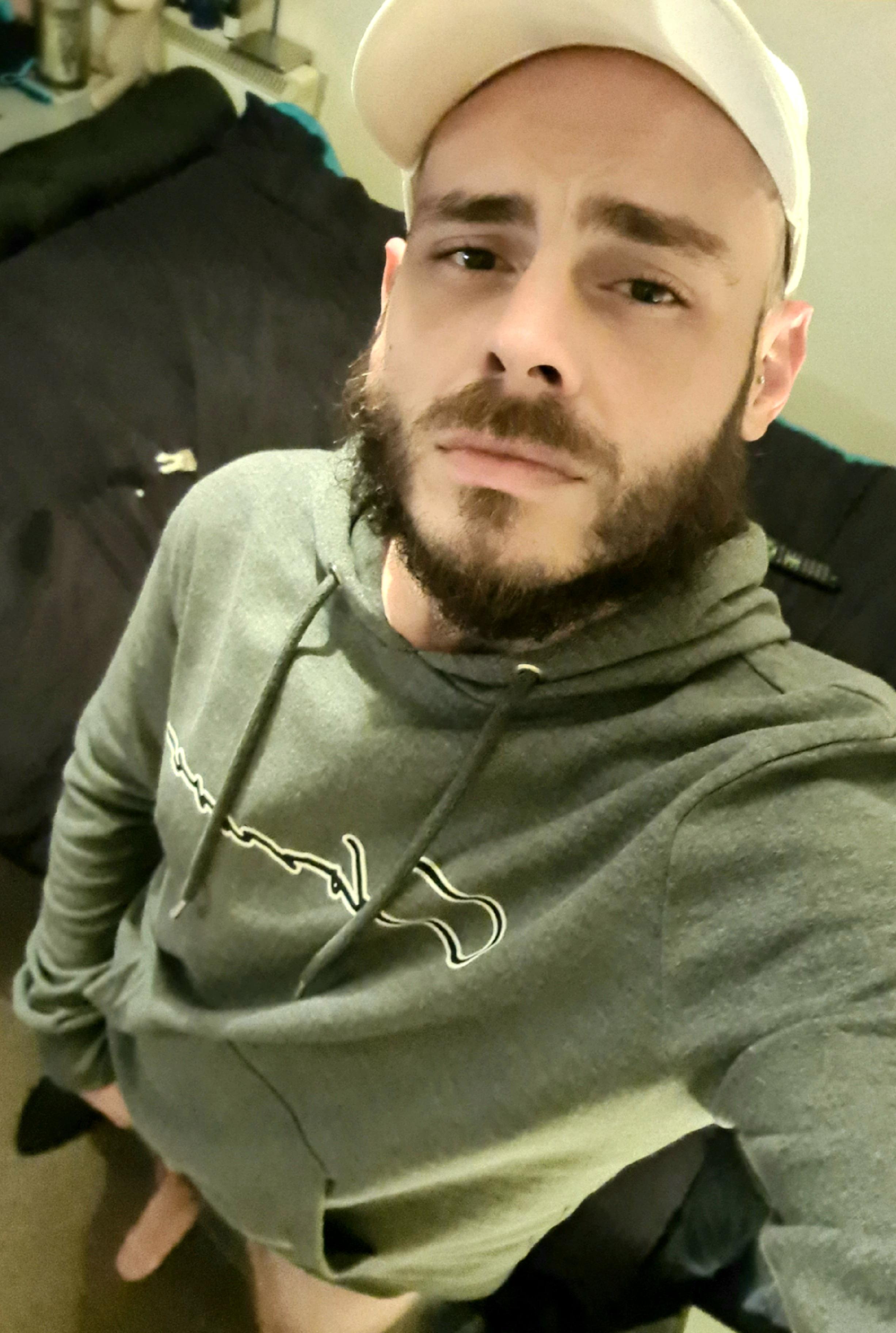 31 got the beard, who wants to give me the boner?! | Scrolller
