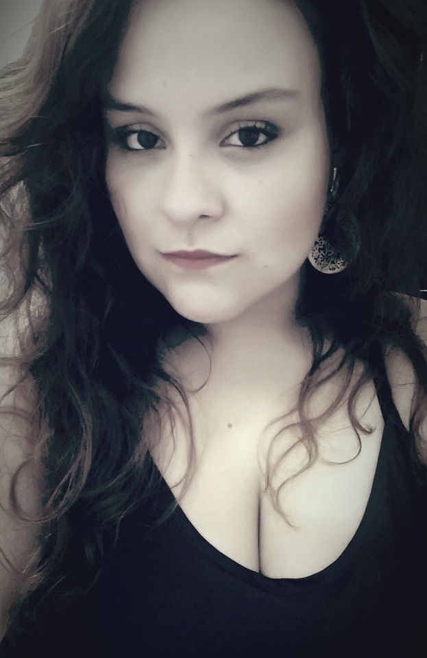 31yo, mommy of 2. Plus-size. Thank you guys or all the love so far 💛 | Scrolller