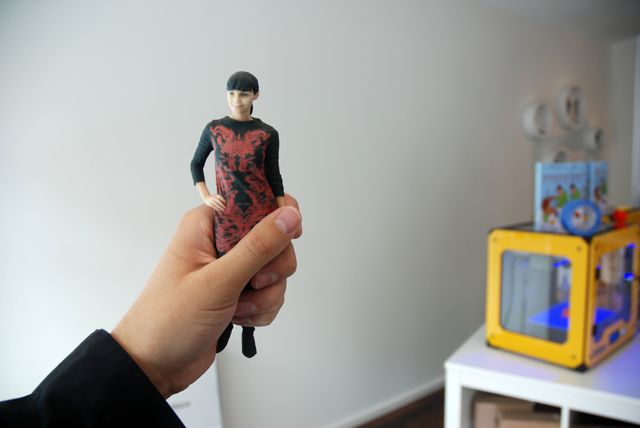 3D printed micro woman. | Scrolller