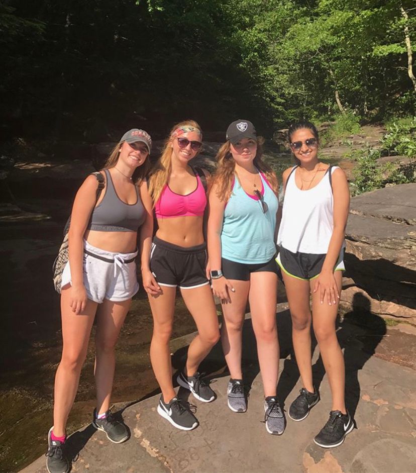 [4] College hikers | Scrolller