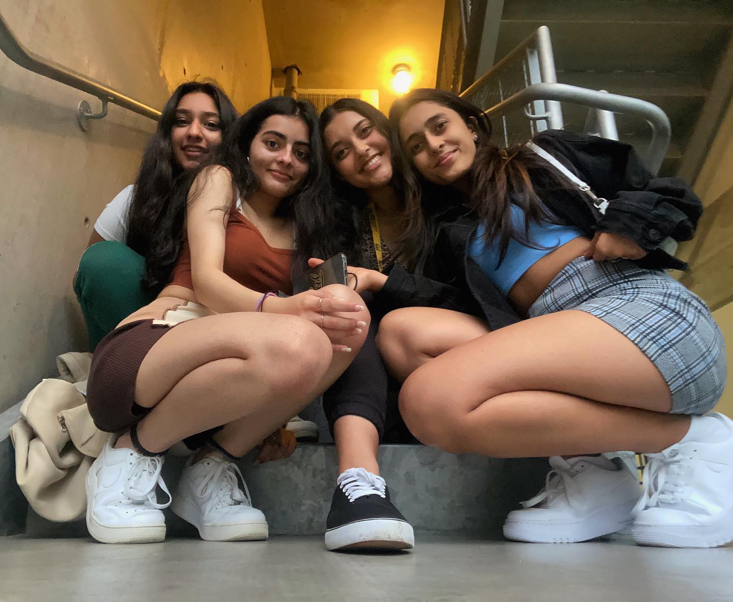 Choose one and how would you put her to her place? | Scrolller