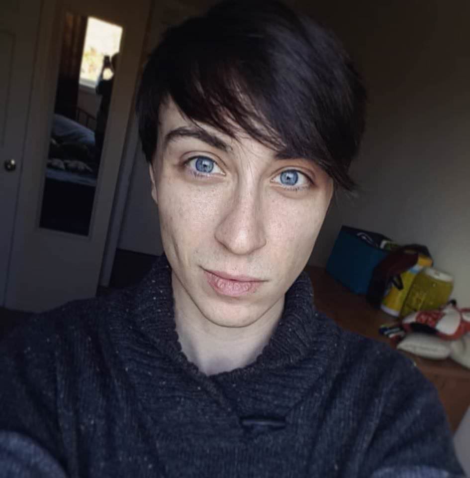 4 years on T and still confusing strangers sometimes. It's a weird feeling | Scrolller