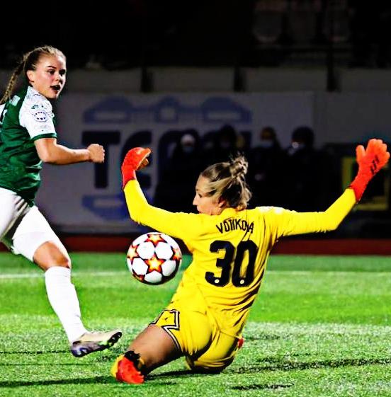 A beautiful save by Barbora Votíková 😍 | Scrolller