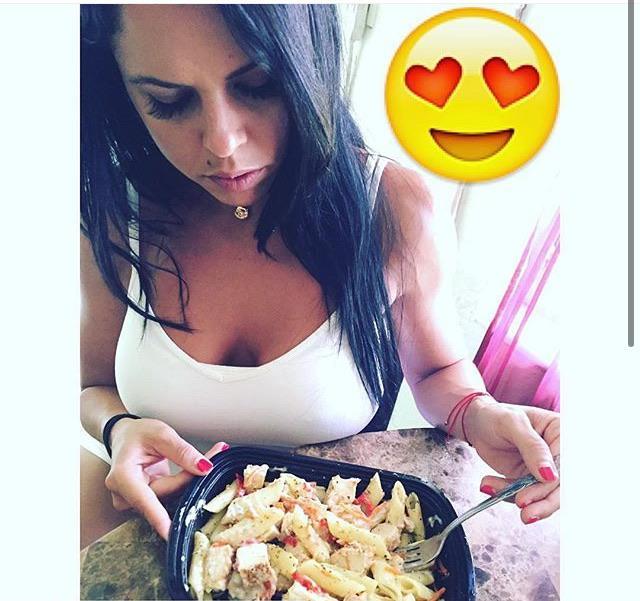 A day in the life of Diamond Kitty cont.... Dinner time! | Scrolller