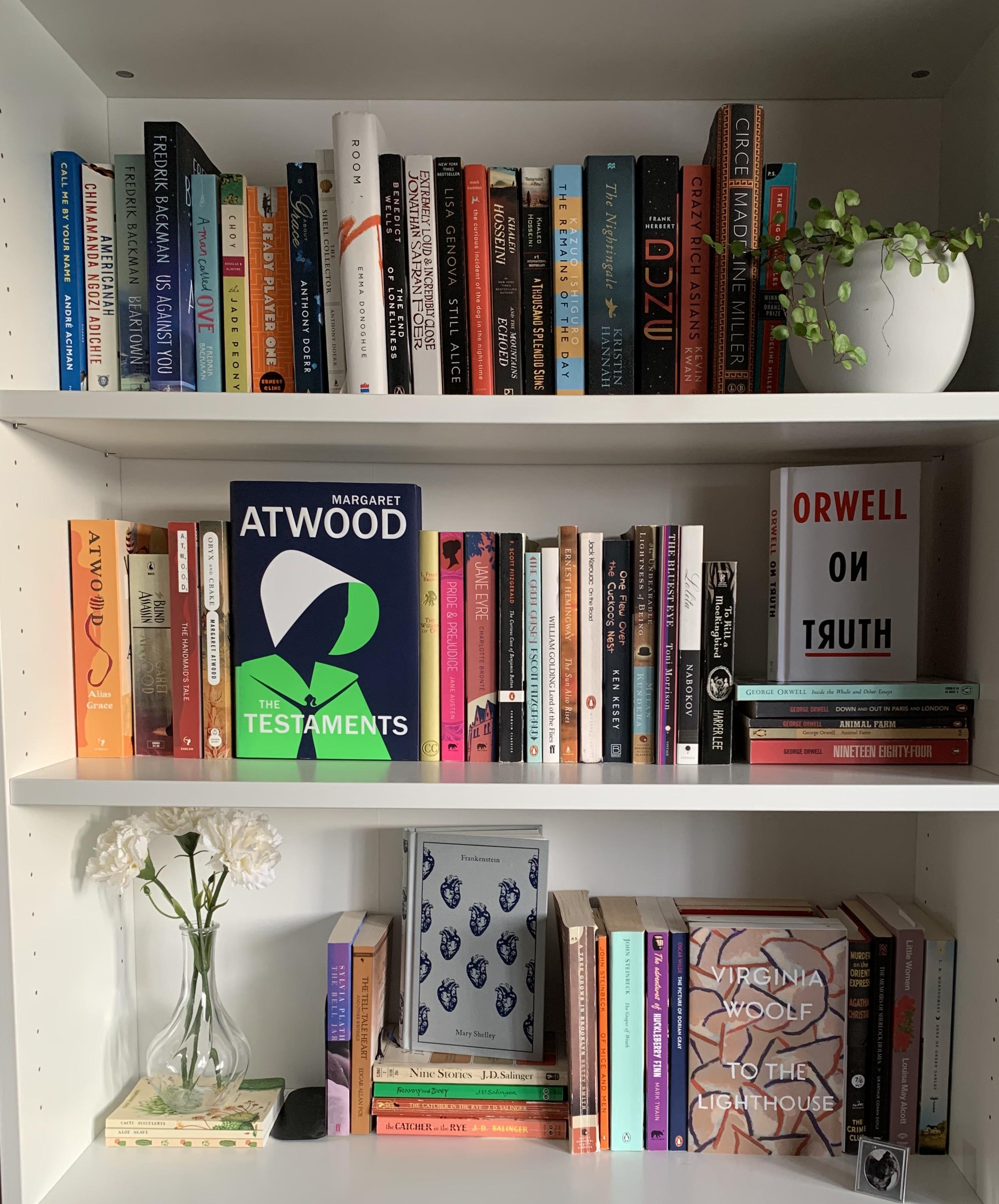 A few of my favourite shelves | Scrolller