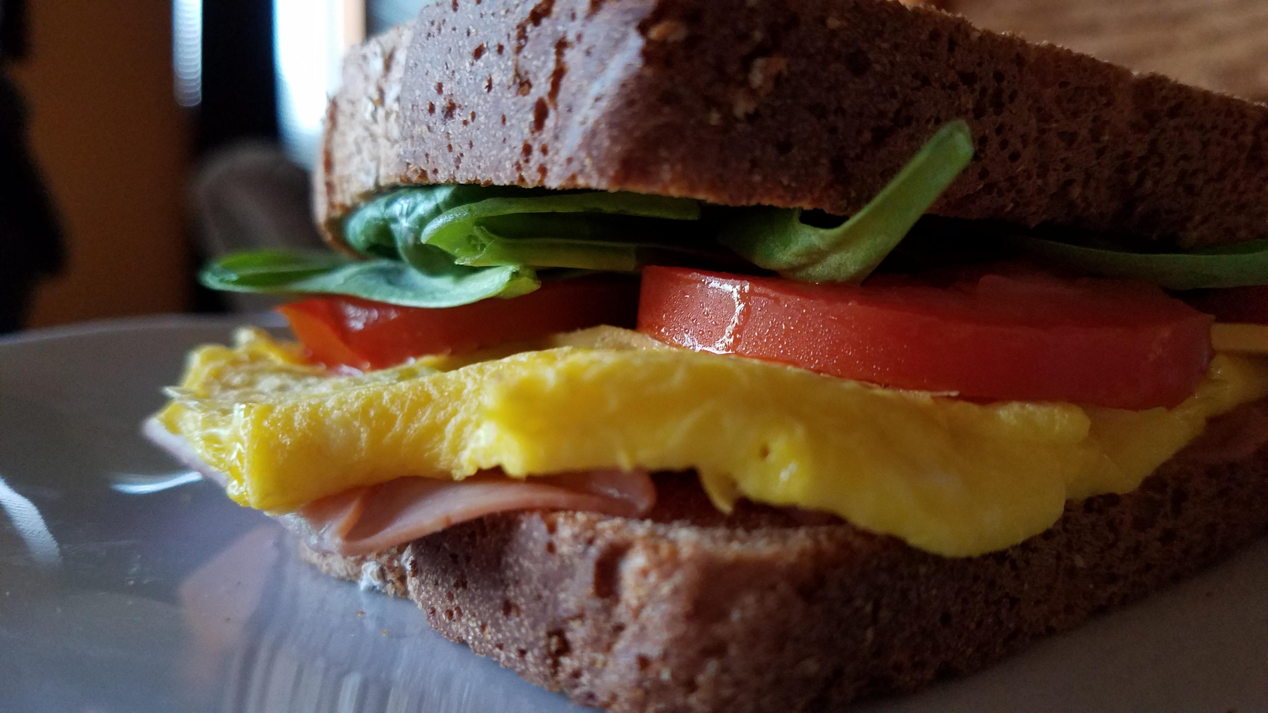 A glorious scrambled egg sandwich | Scrolller