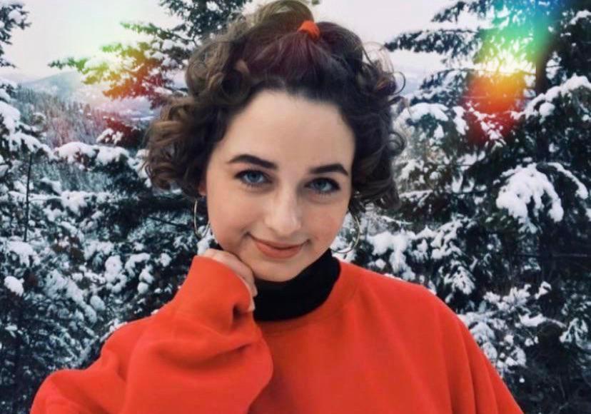 A mild closeup [F] | Scrolller