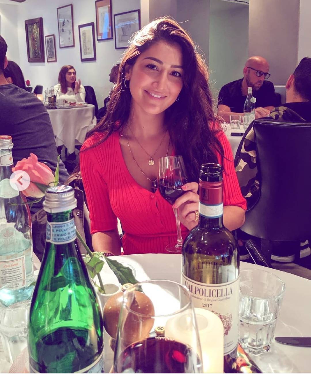 A perfect date 🍷🇮🇷🇬🇧😍 | Scrolller