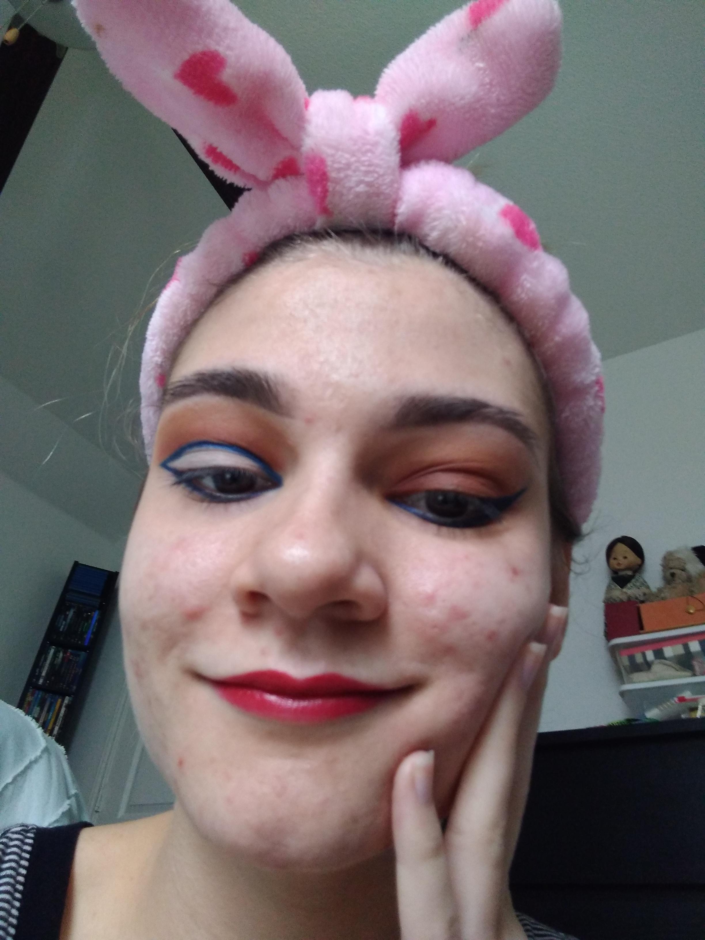 A random look i did with some really nice elf eye shadows 😁 | Scrolller