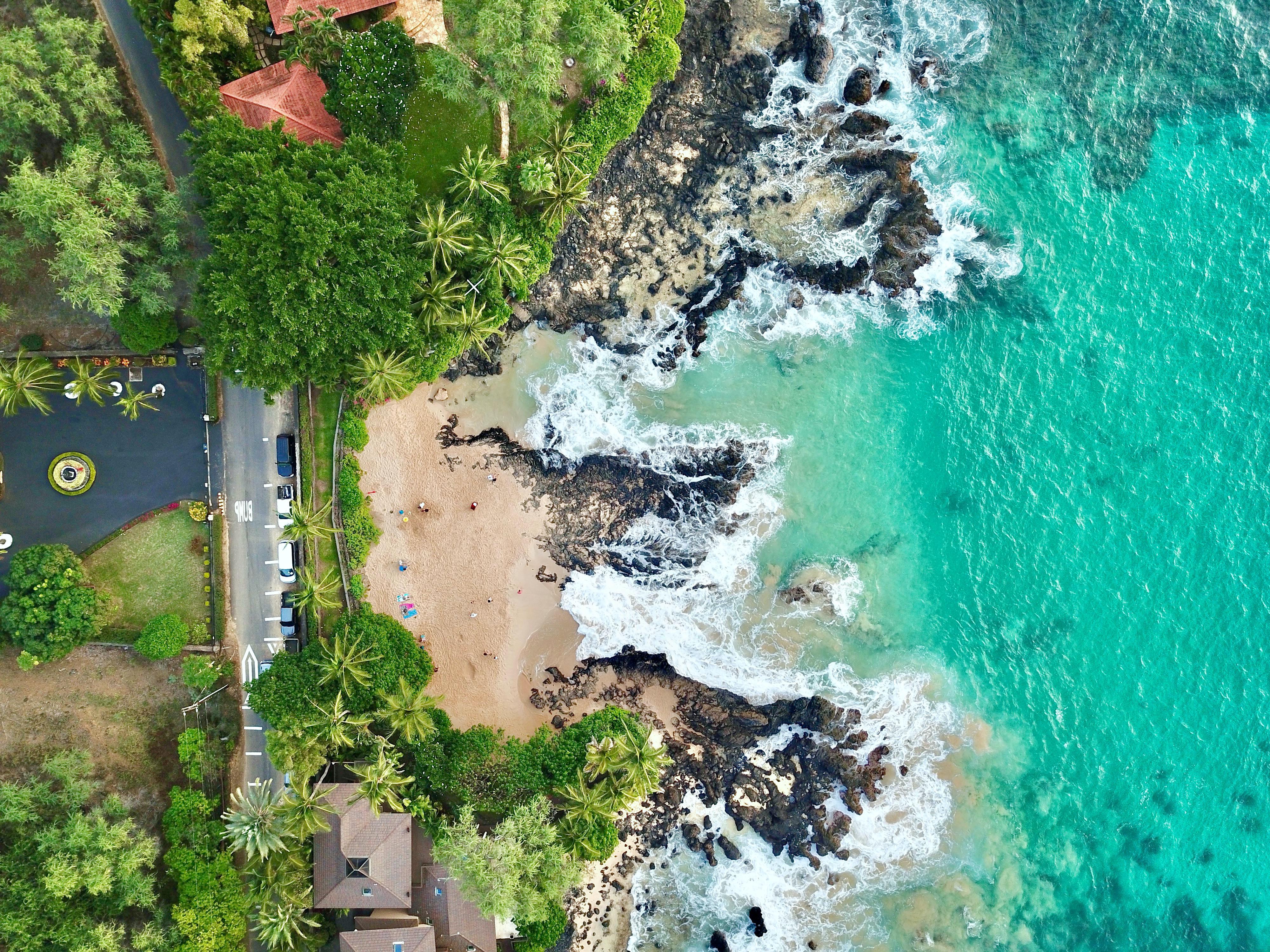 A secret beach on Maui, Hawaii | Scrolller