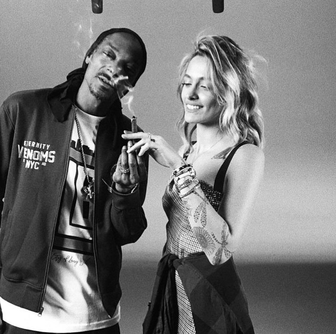 A Smoke with Snoop | Scrolller