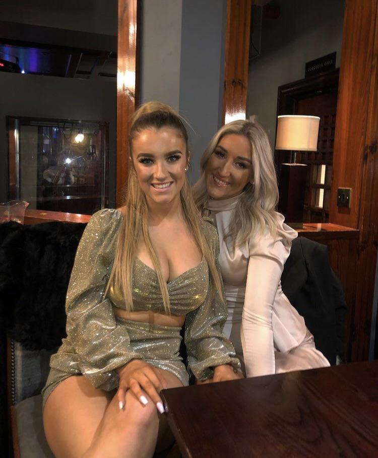 A true chav bimbo and her friend | Scrolller