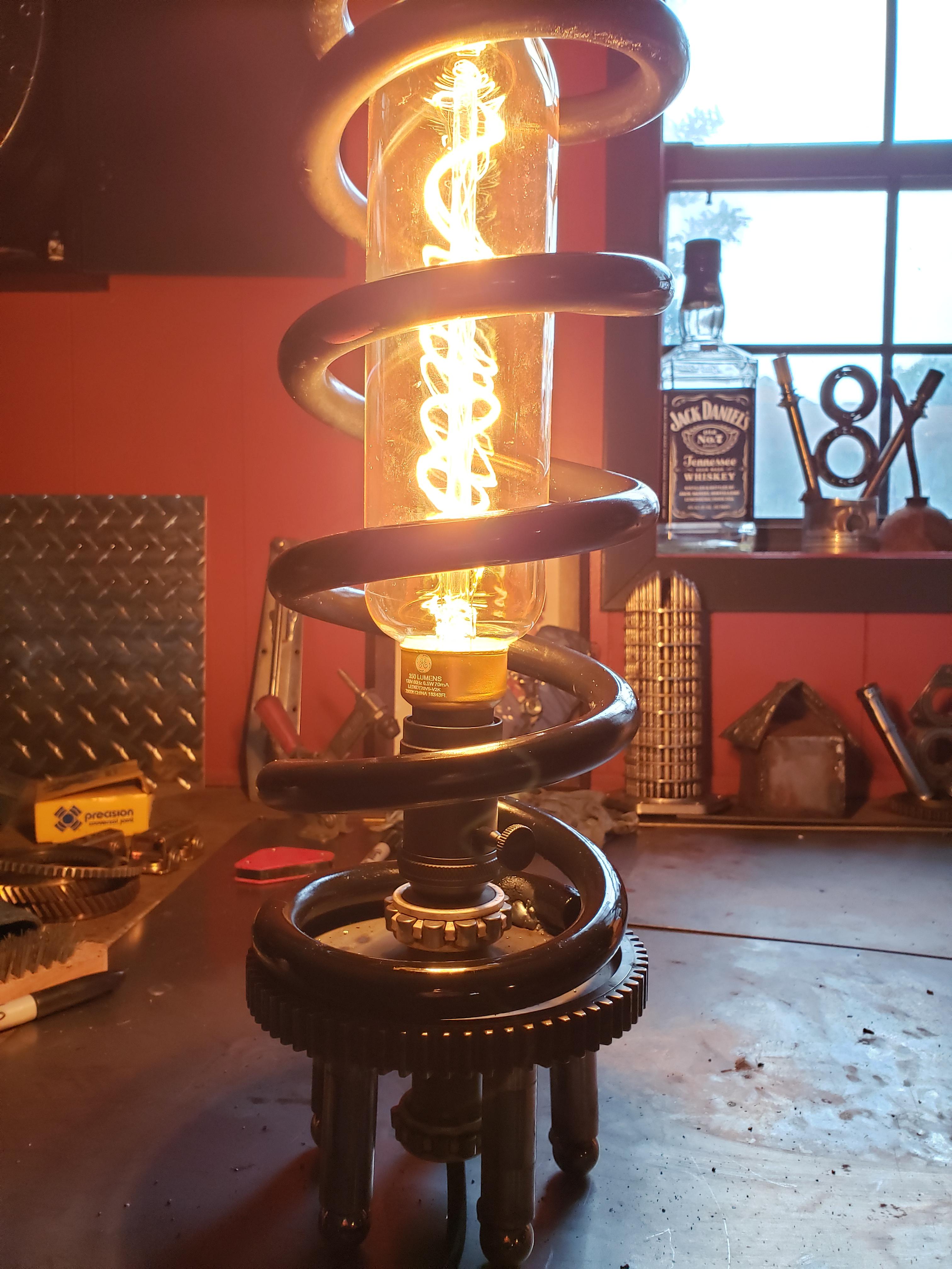 A vintage lamp with spare parts | Scrolller
