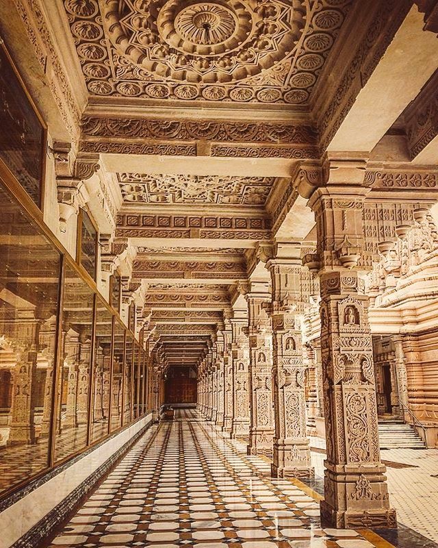 A Walk Through Ancient India! | Scrolller