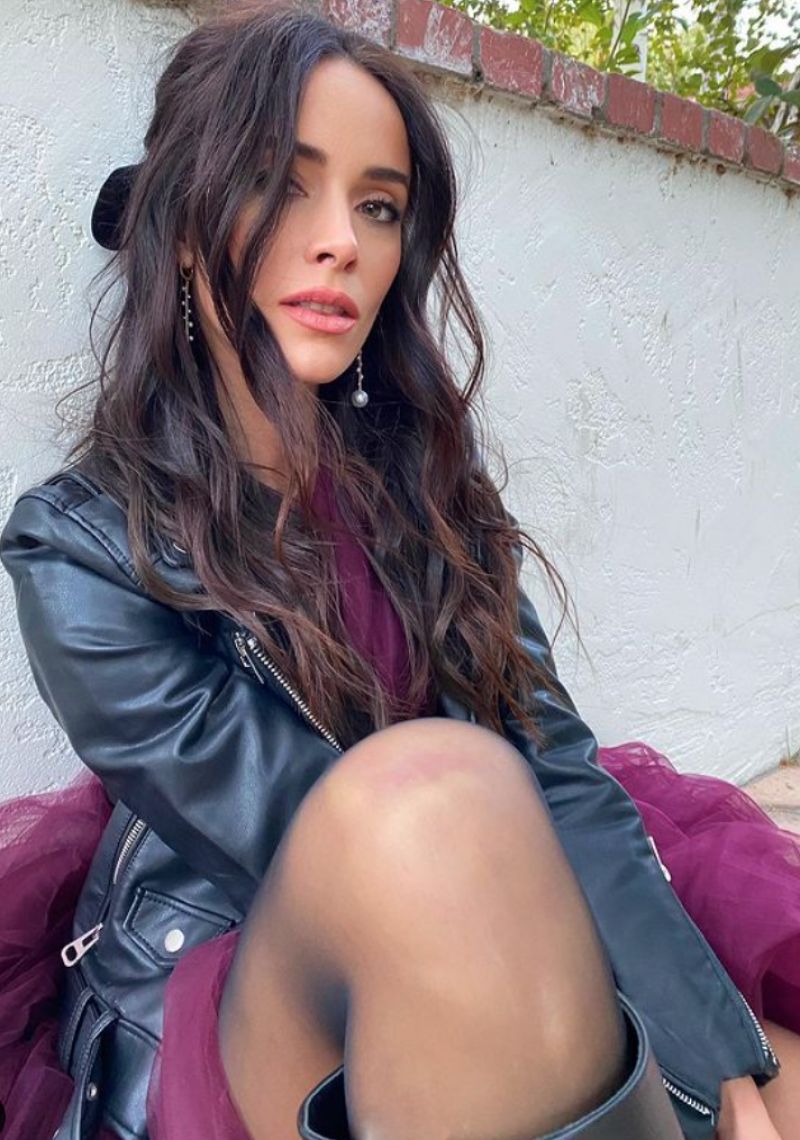 Abigail Spencer | Scrolller