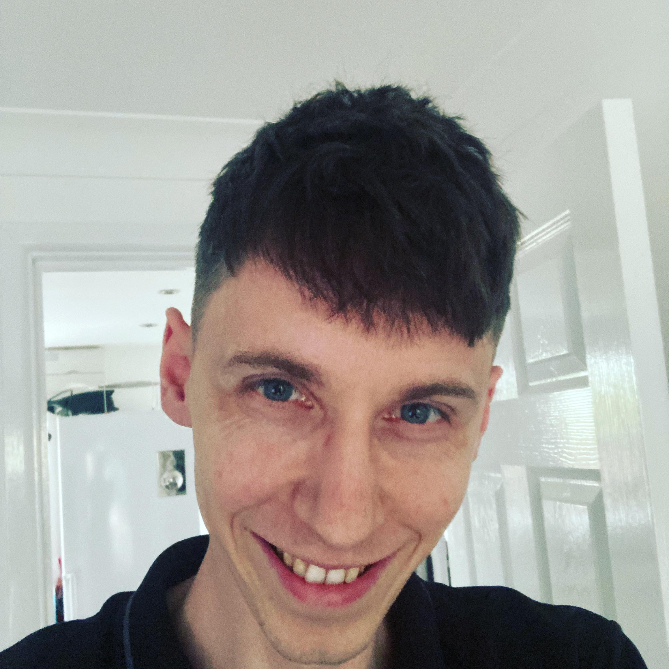 About to start a new chapter in my life. So time for a new hair cut 😂[34M] | Scrolller