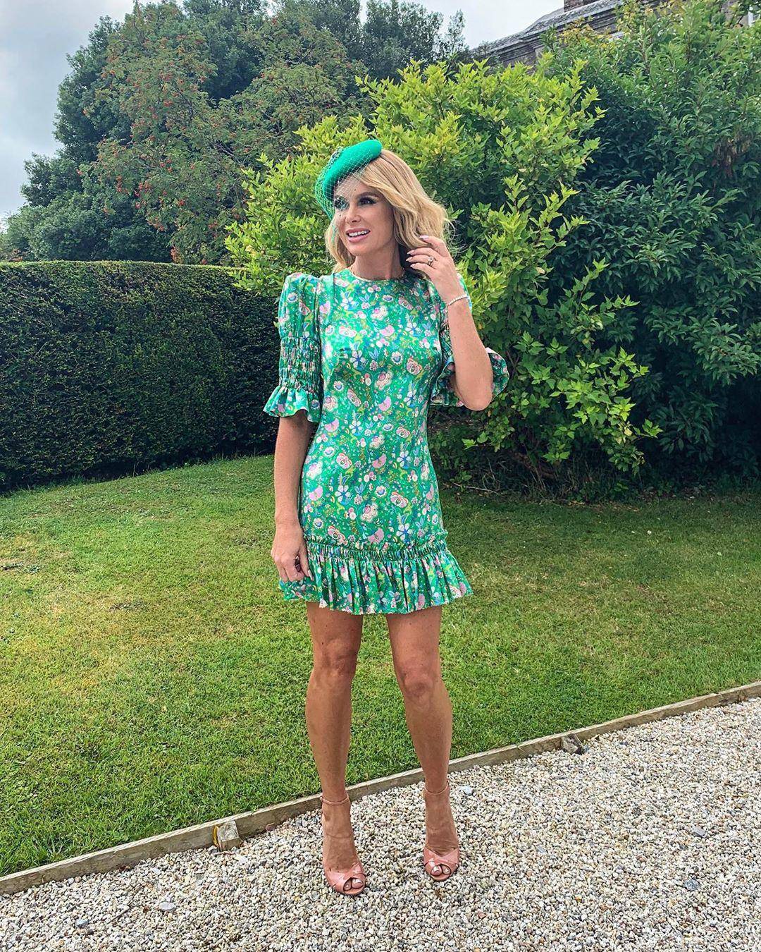 Absolute class | Scrolller