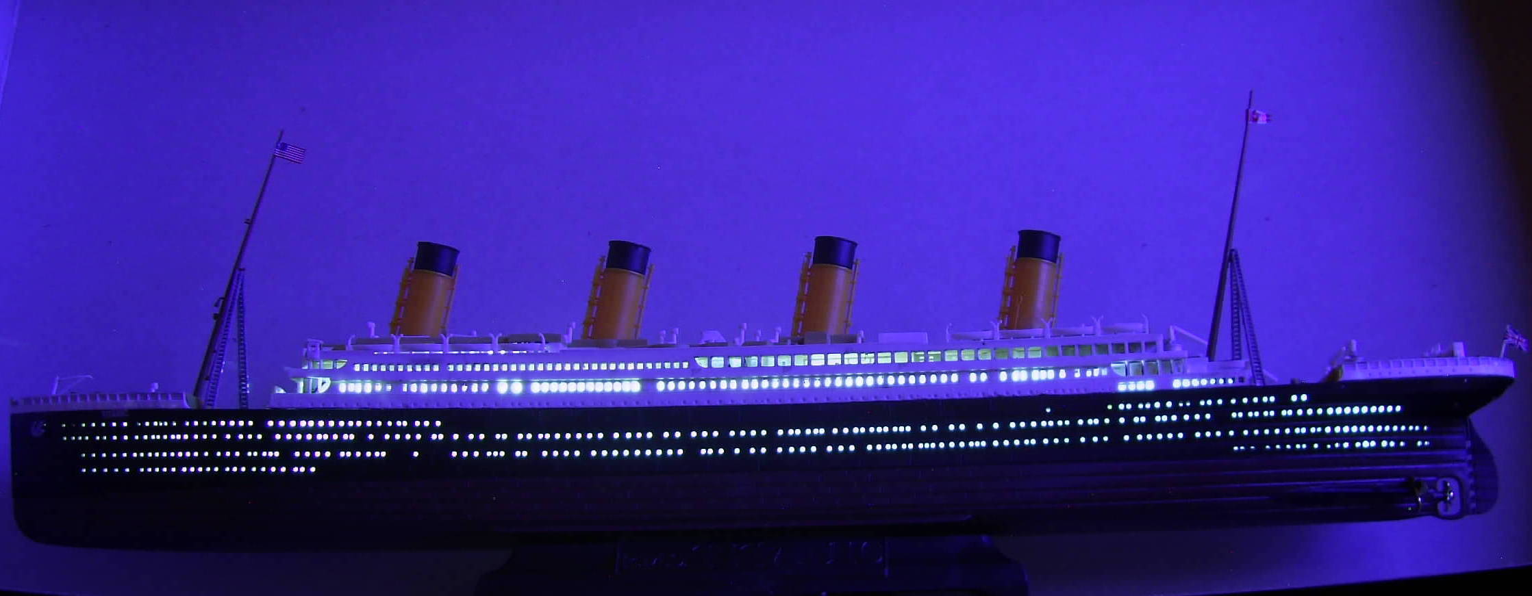 Academy 1/700 Titanic | Scrolller