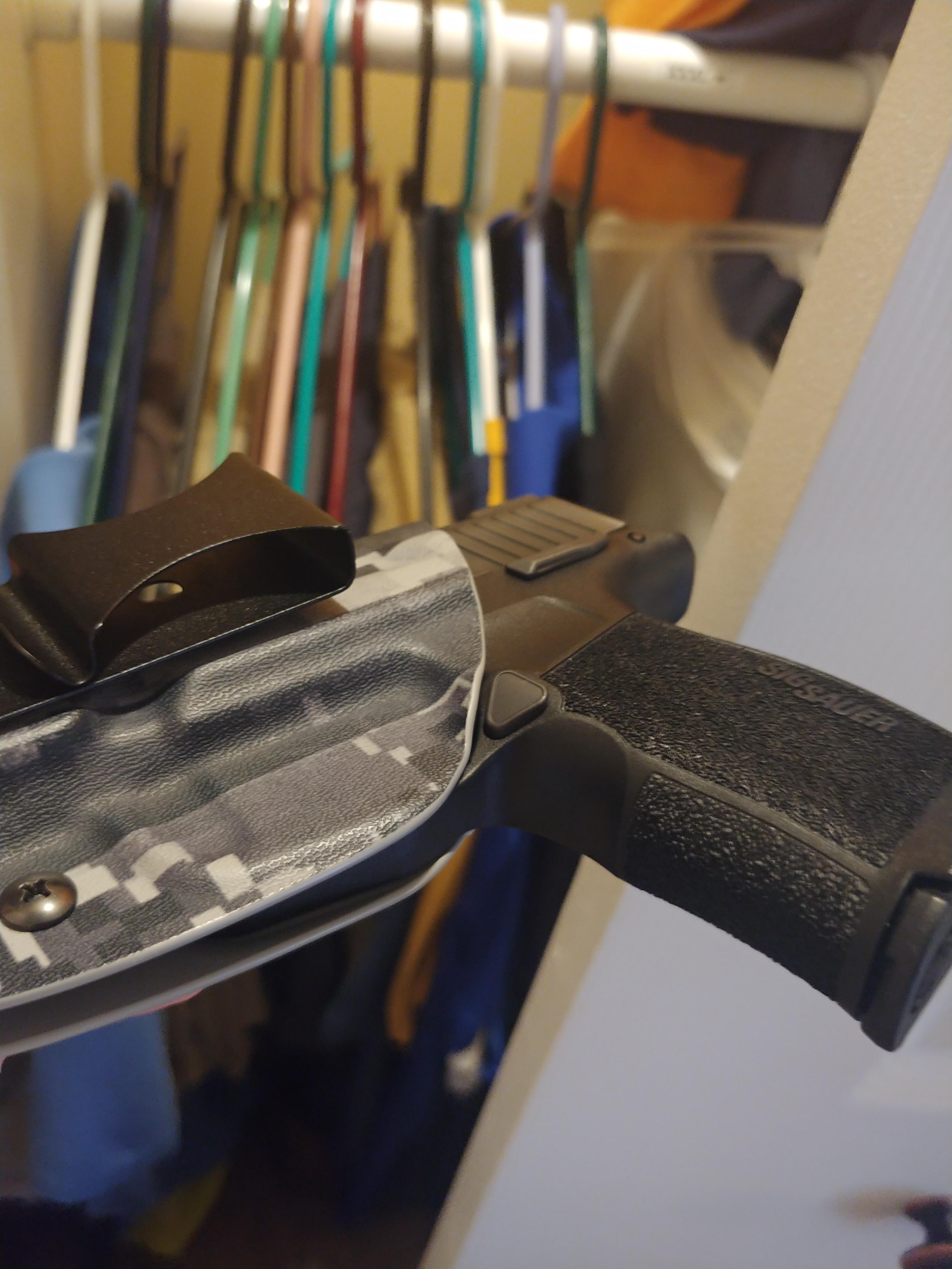 Accidental magazine drop with Vedder Light Tuck IWB. | Scrolller