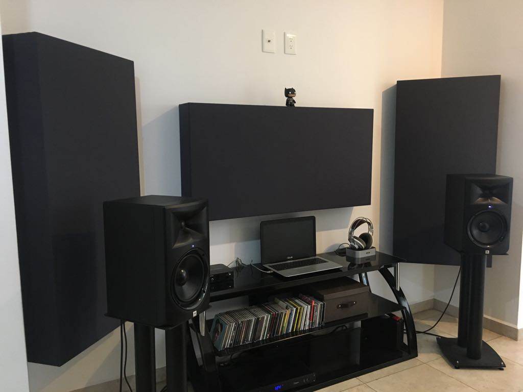 My small listening space. | Scrolller