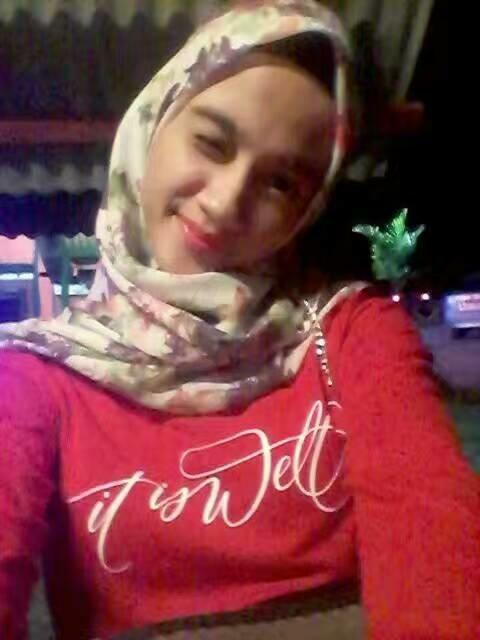 Ada info dia tak? or ada kenal ke? nak sangat jumpa dia. | Scrolller