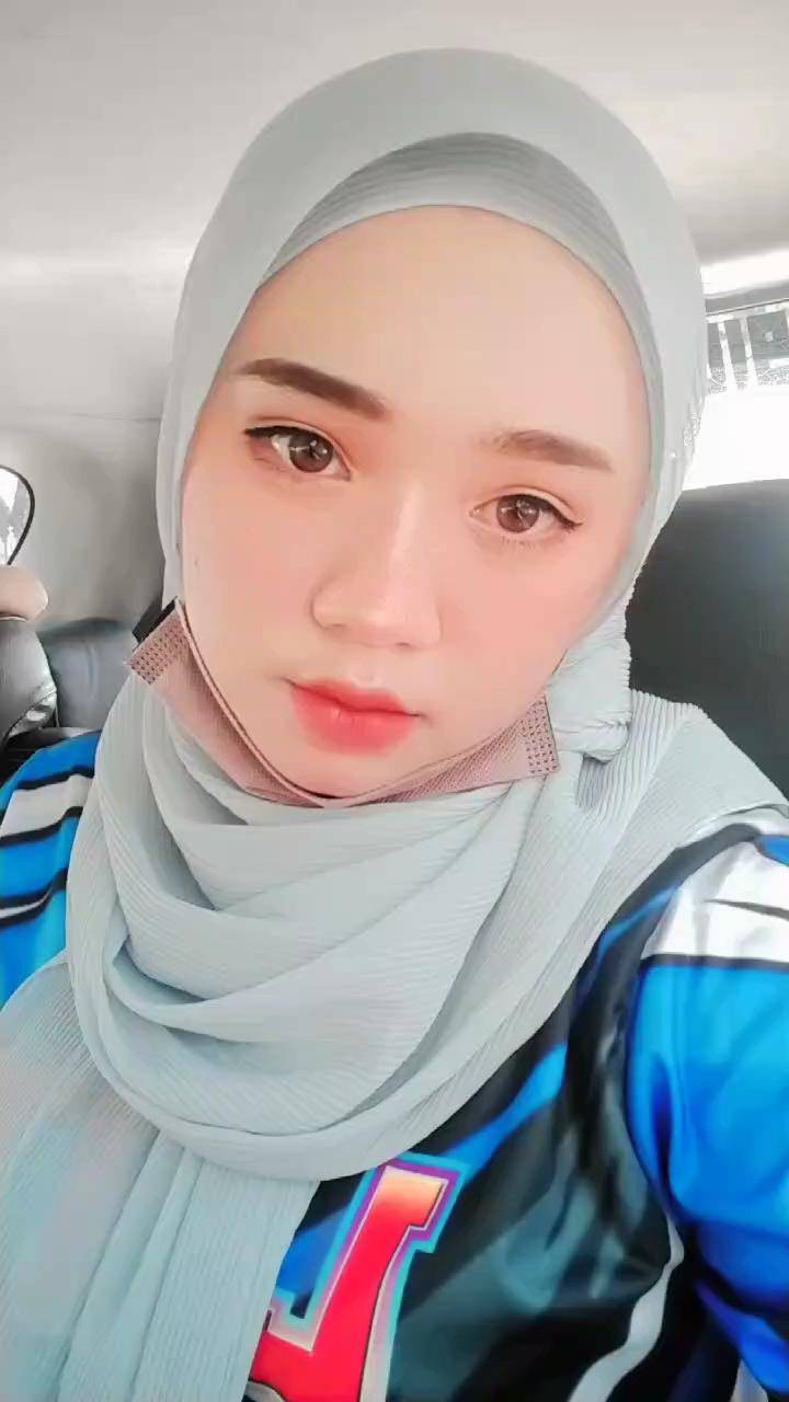 Ade yg nk sembng kt discord ke | Scrolller