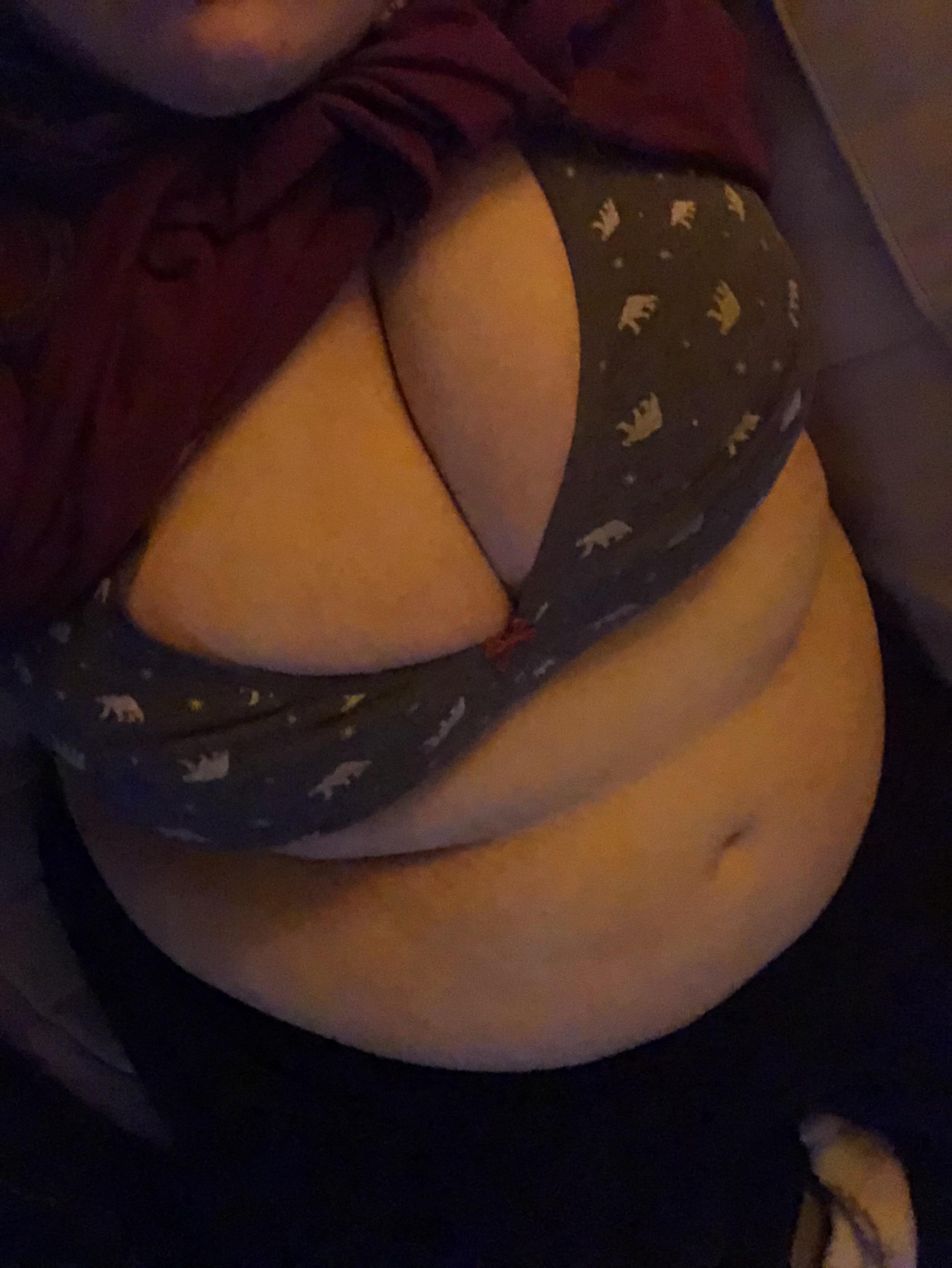 Admire my curves my candlelight 🕯 | Scrolller