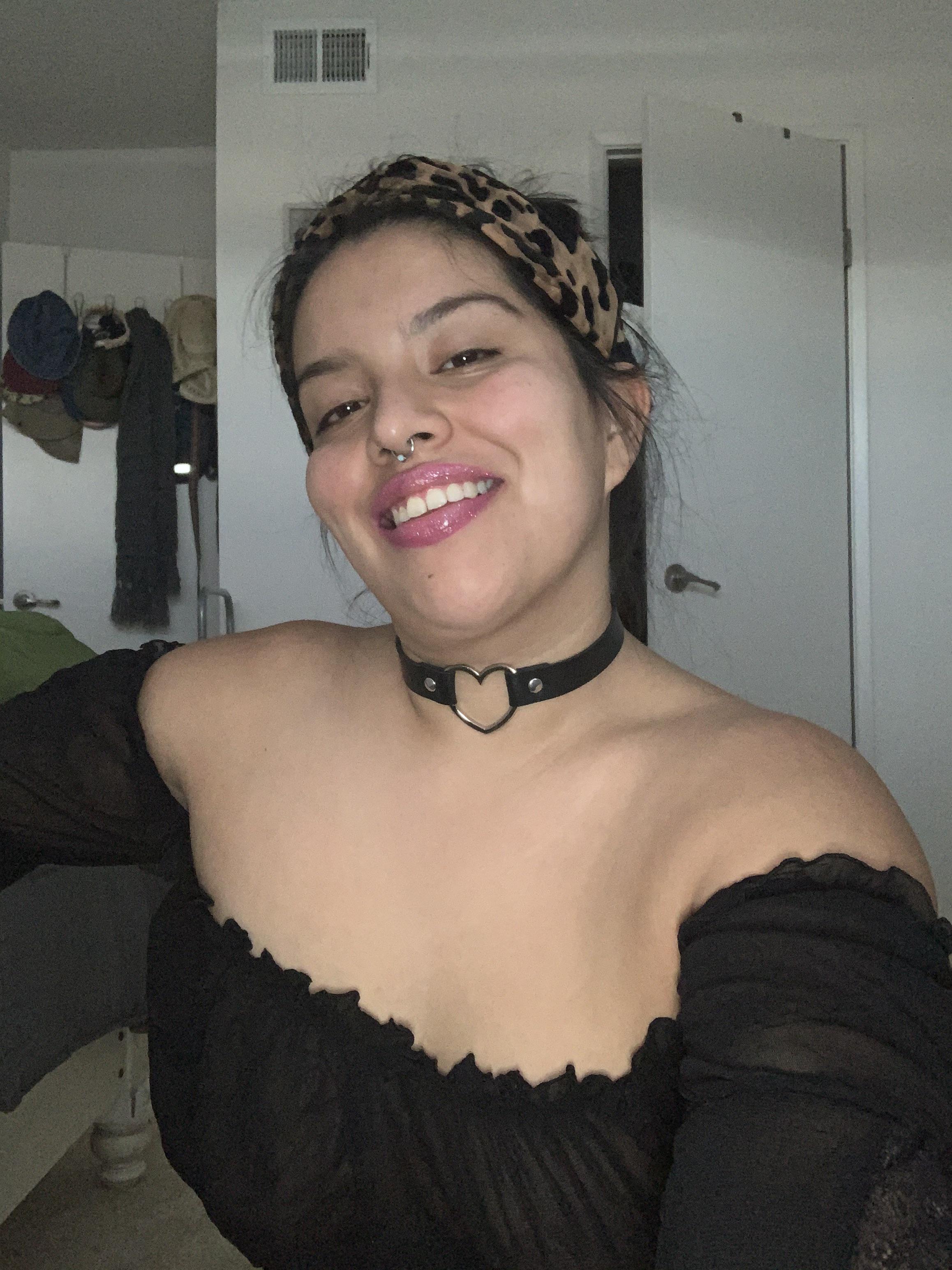 Adorable and obedient | Scrolller