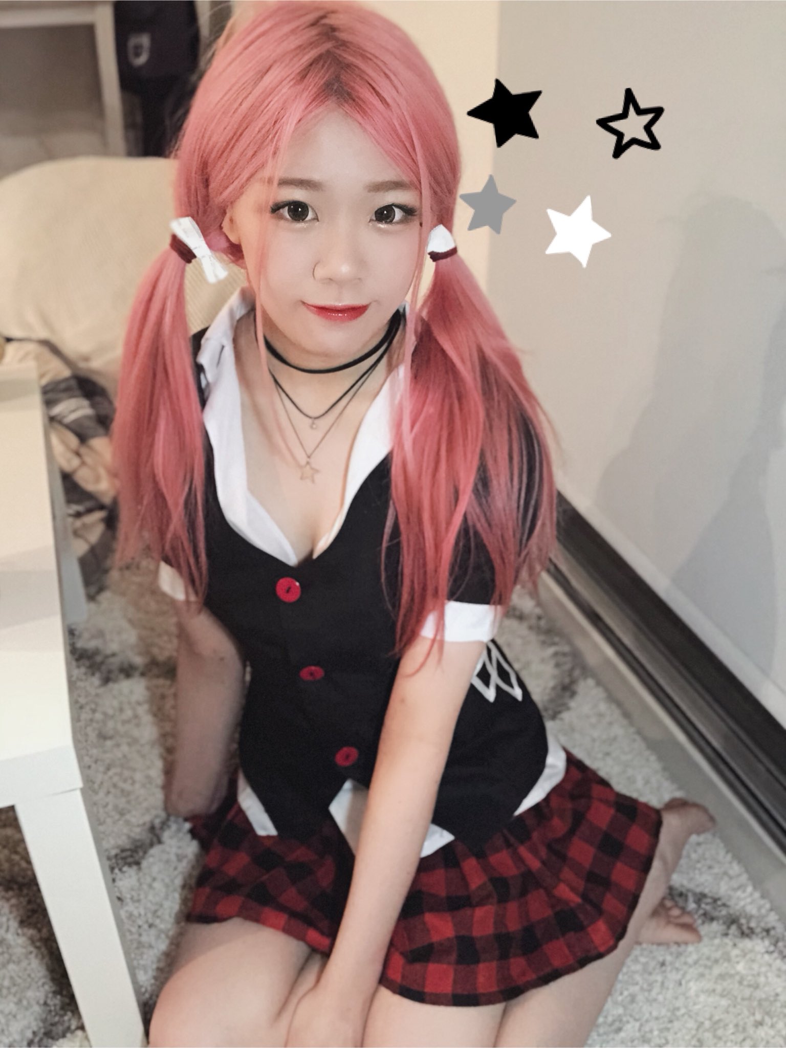 Adorable Outfit Scrolller