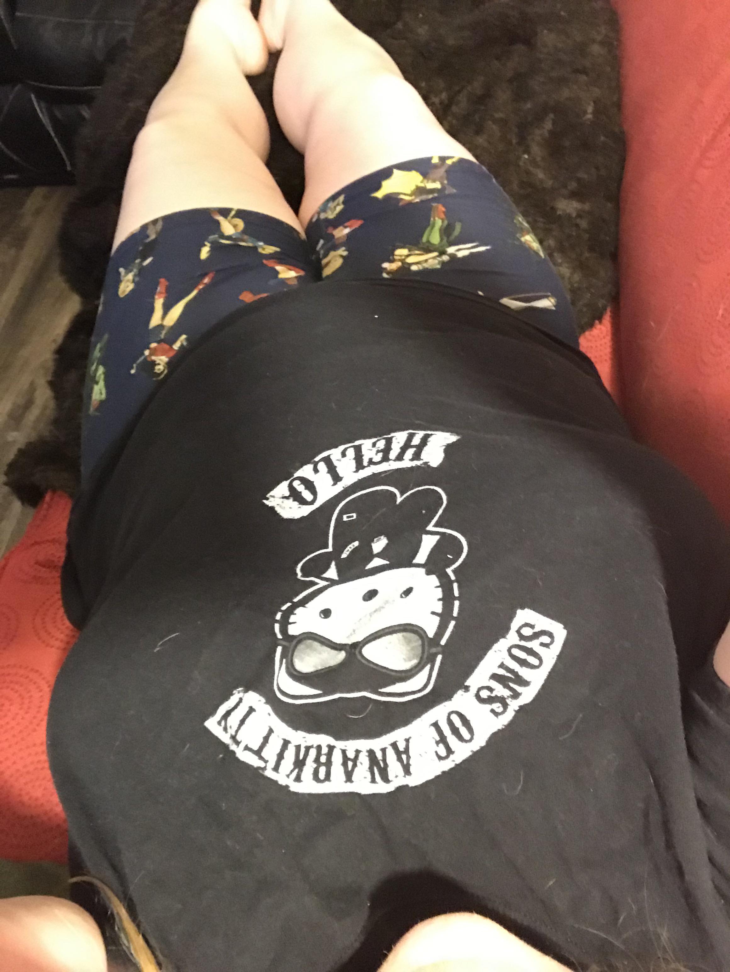 After bath and about to cook dinner but giving My Sir his nerdy girl..(42F)🥰 | Scrolller