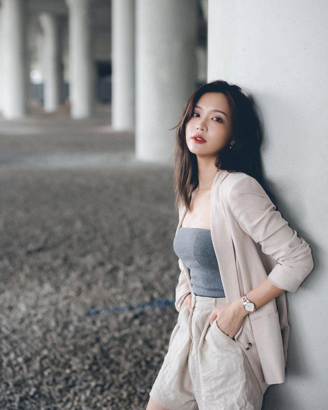 Against the wall | Scrolller