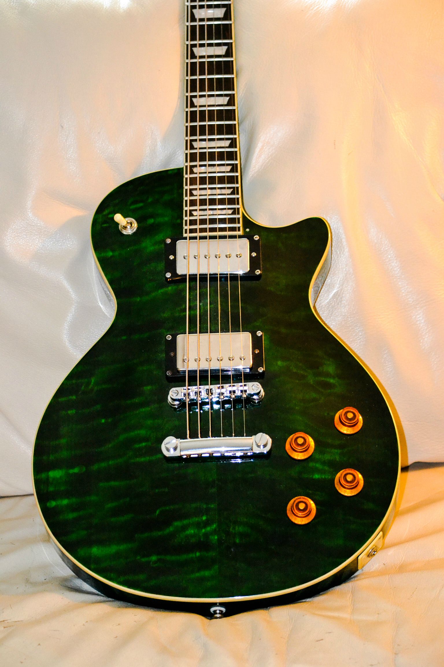 Agile Dauntless Les Paul w/Quilted Maple [1536 × 2304] | Scrolller