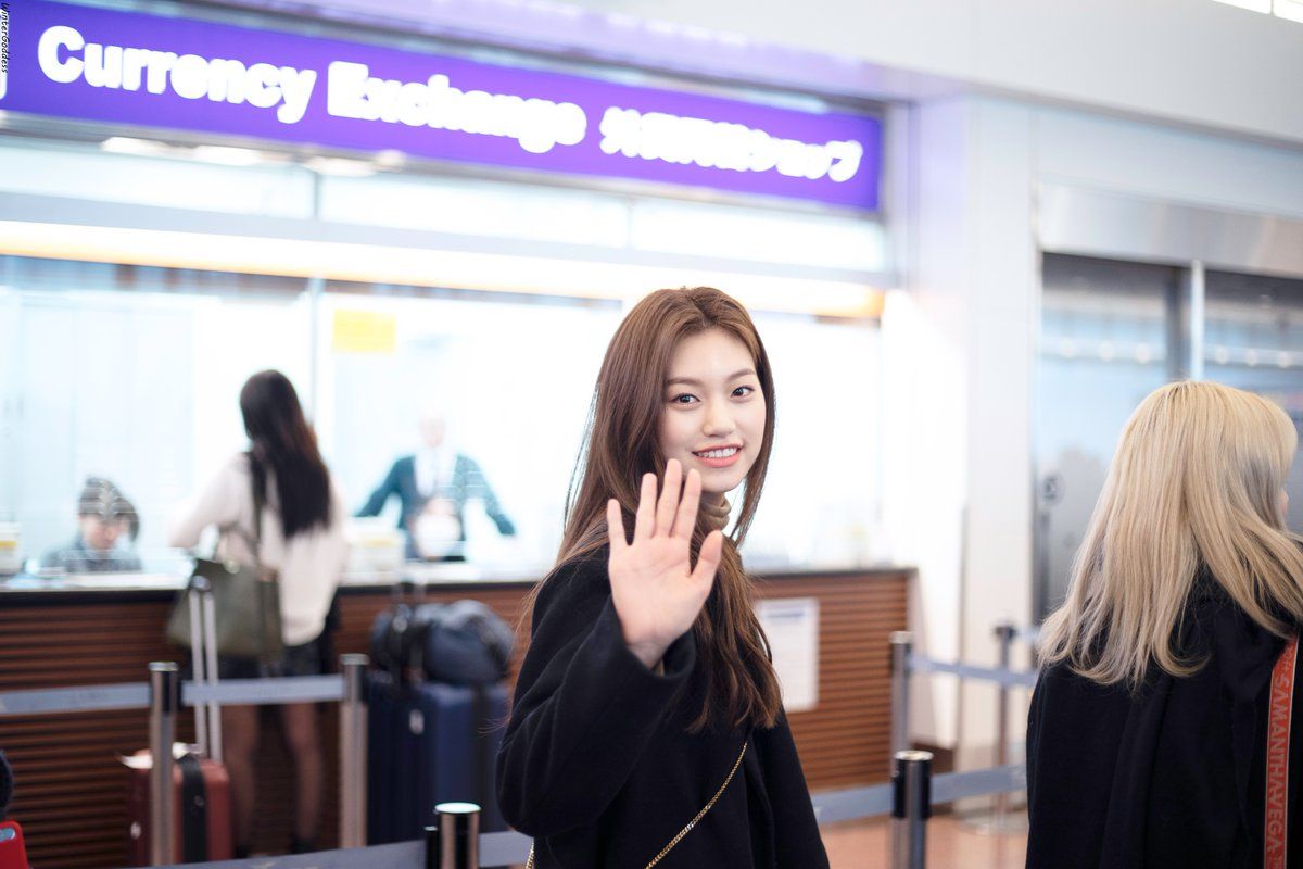 Airport Doyeon | Scrolller