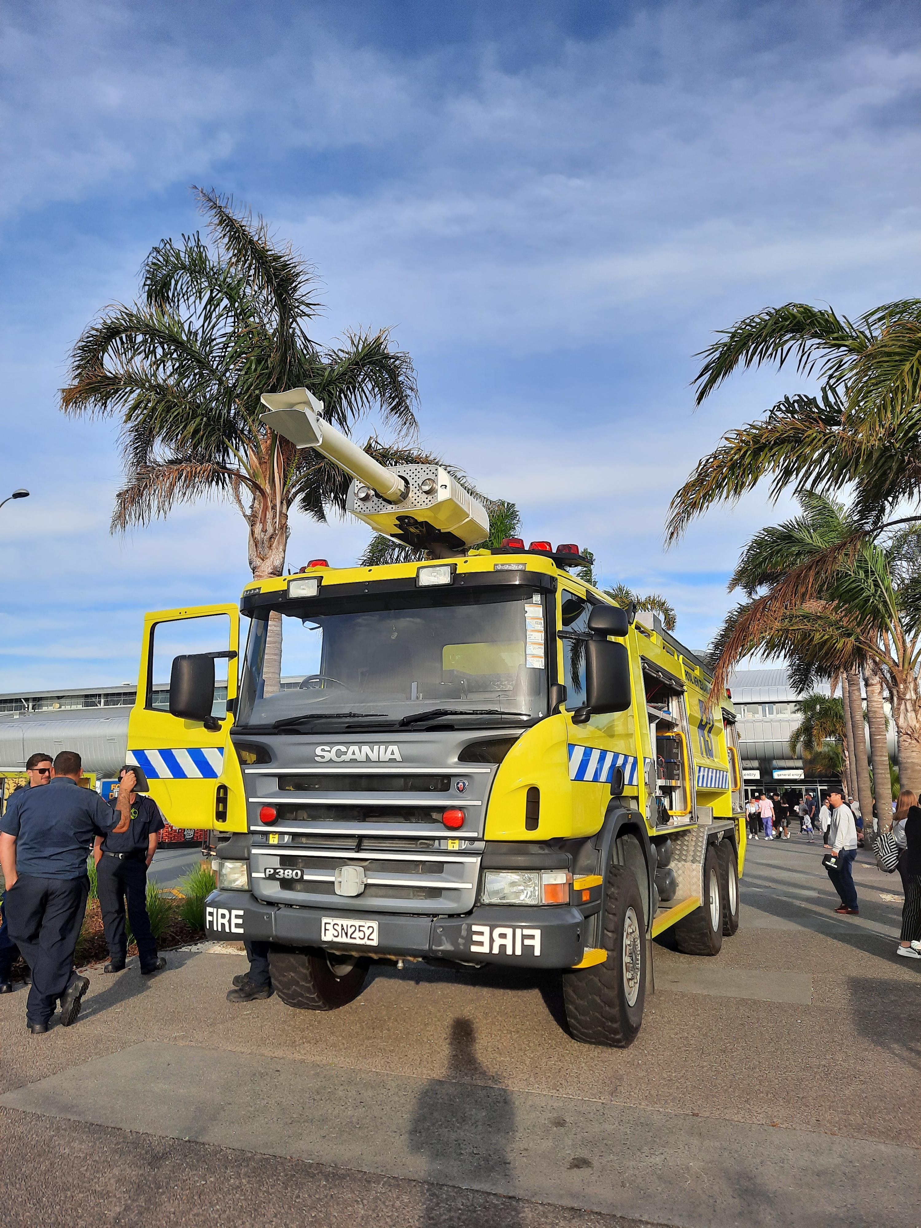 Airport water tanker | Scrolller