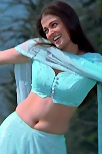 Aishwarya's big, deep navel | Scrolller