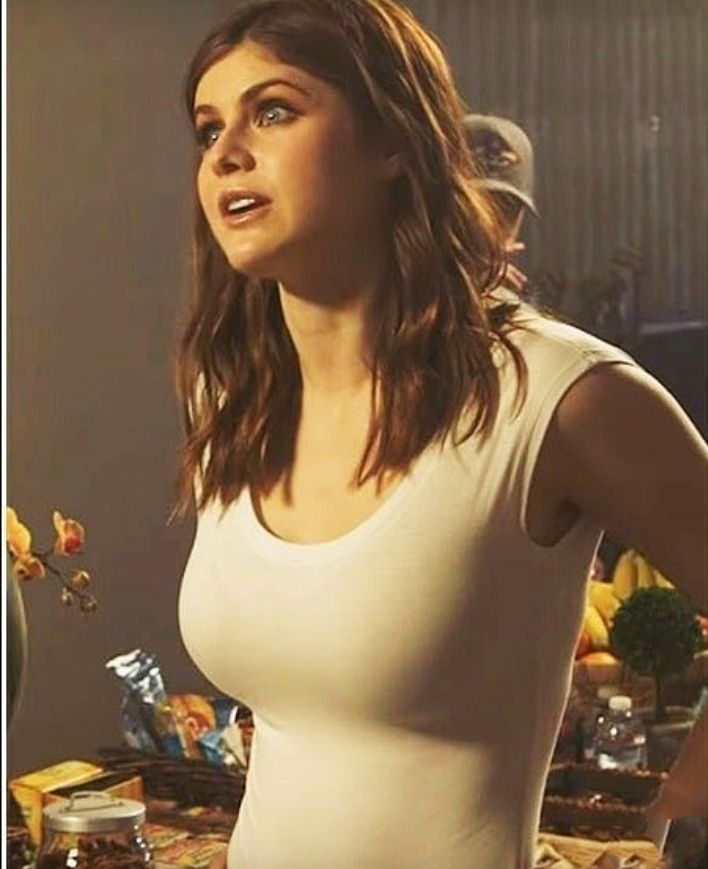Alexandra Daddario | Scrolller