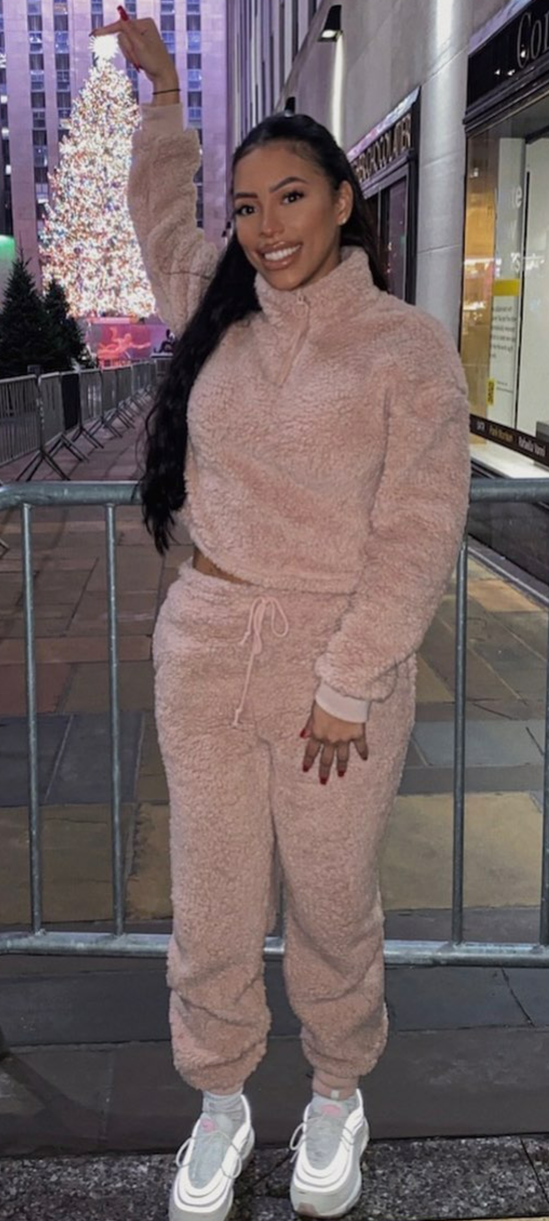 Alicia Wright | Scrolller