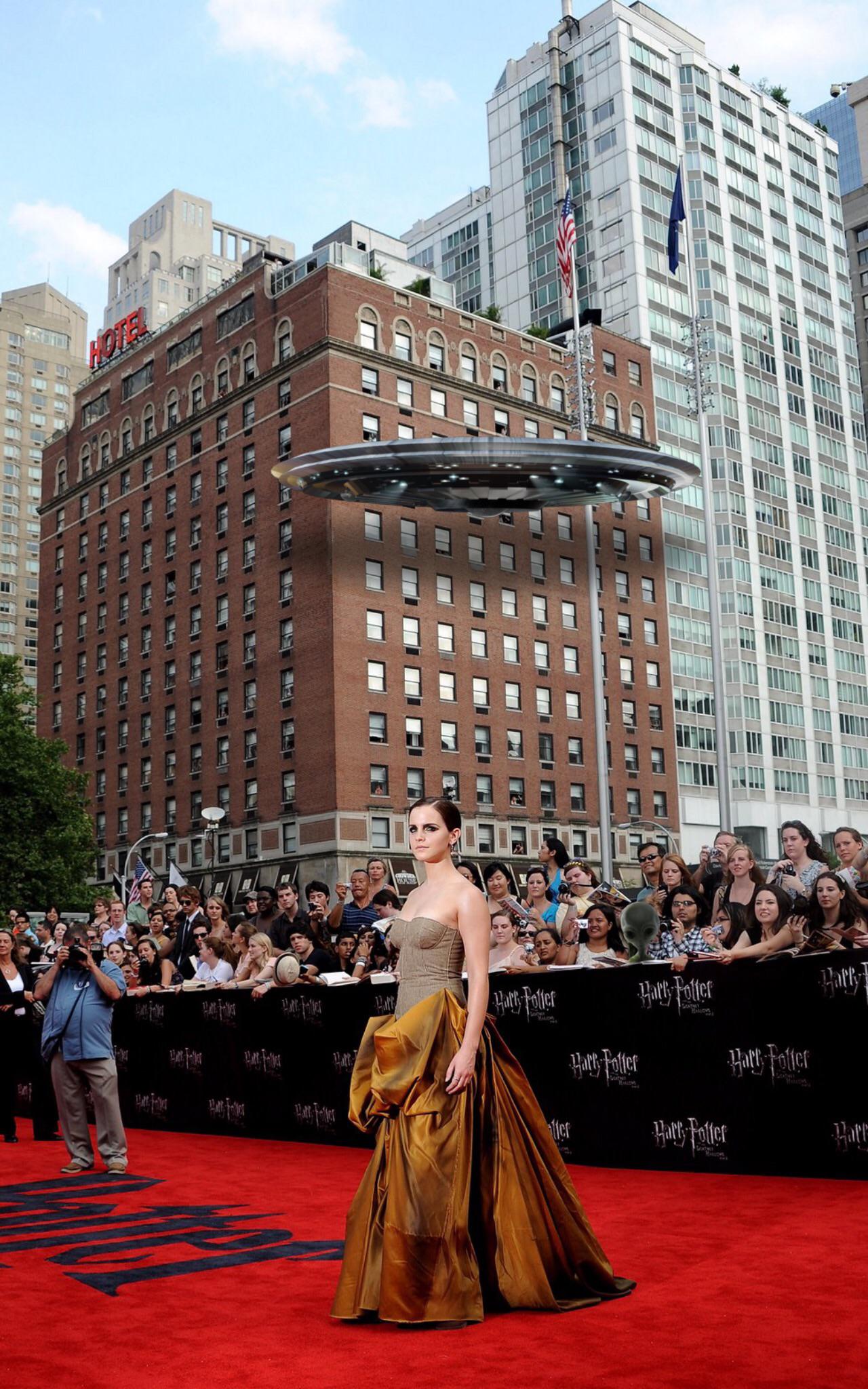 All hail the Queen | Scrolller