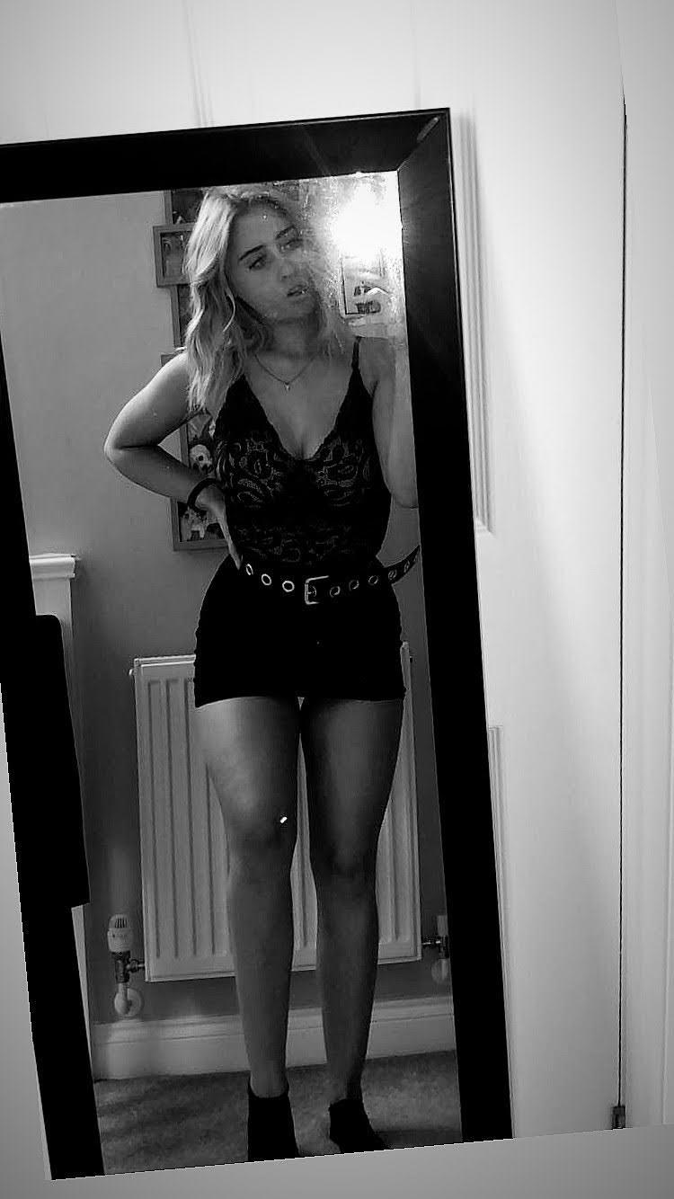 All her assets on show, ready for a wild night | Scrolller