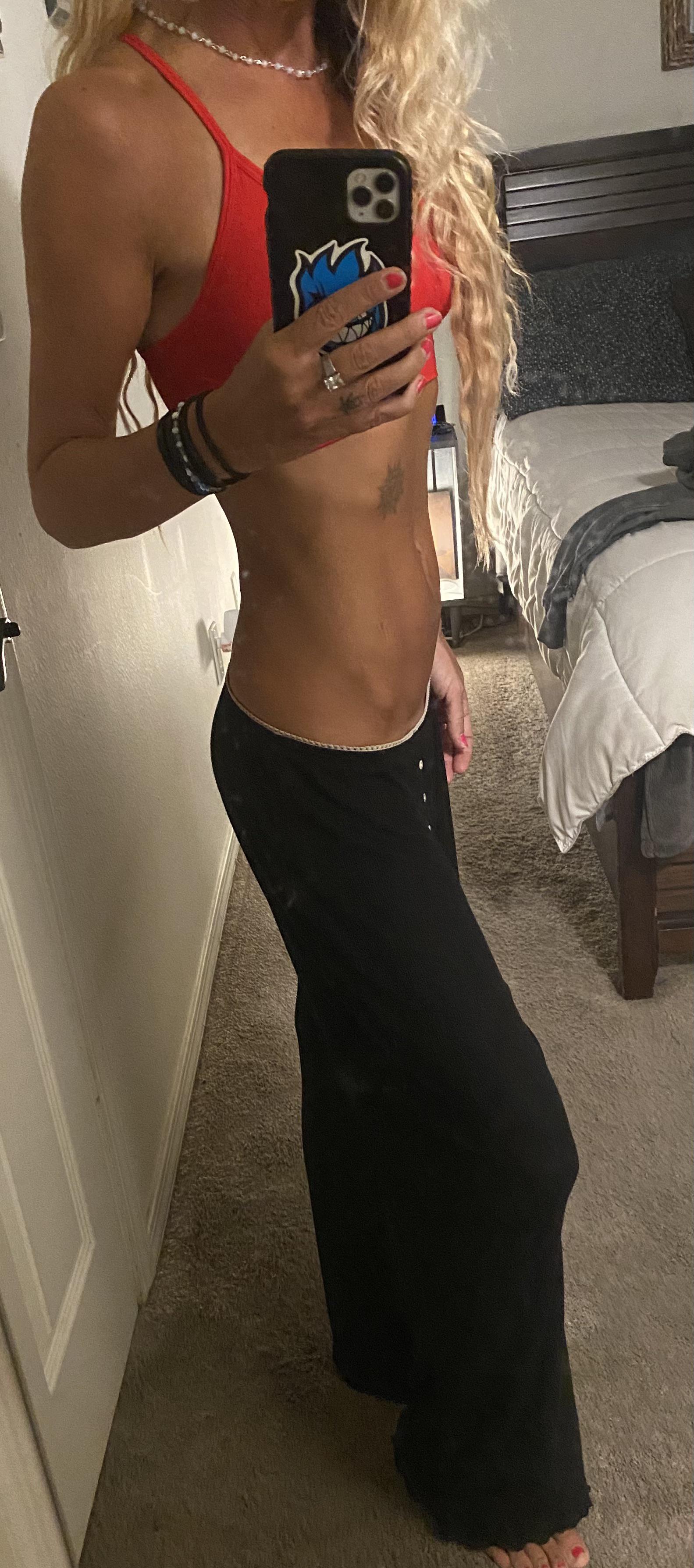 All I wear is low rise 😈🤷‍♀️ | Scrolller