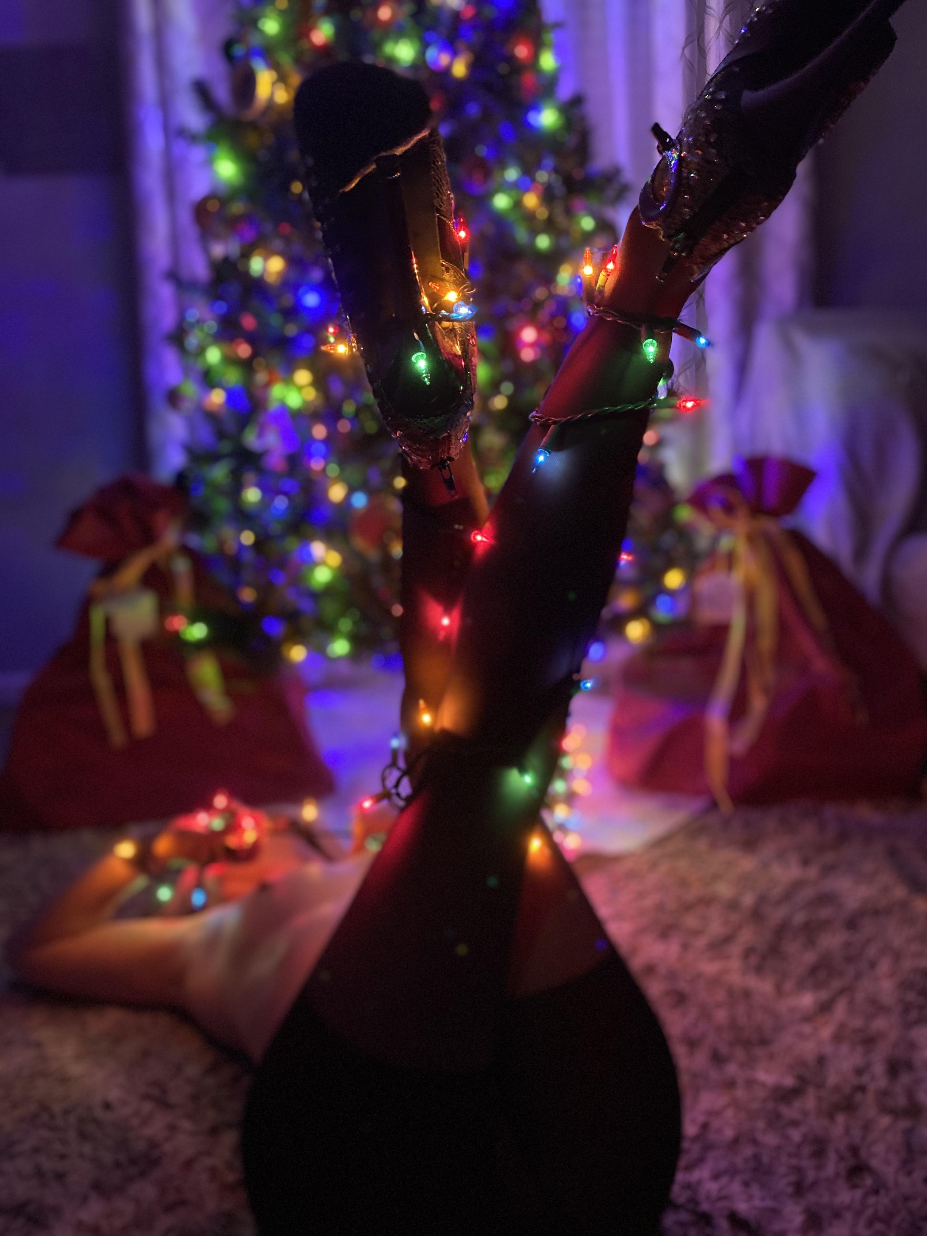 All wrapped under the tree waiting to be unwrapped!! 34 (f) [oc] | Scrolller