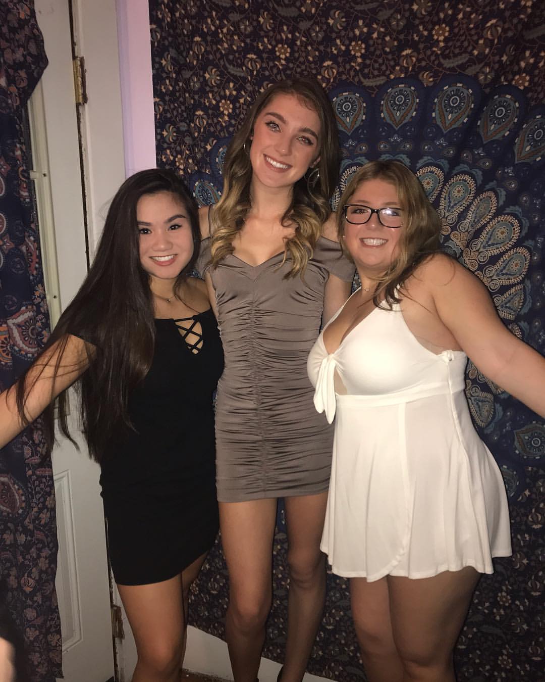 All Sizes | Scrolller